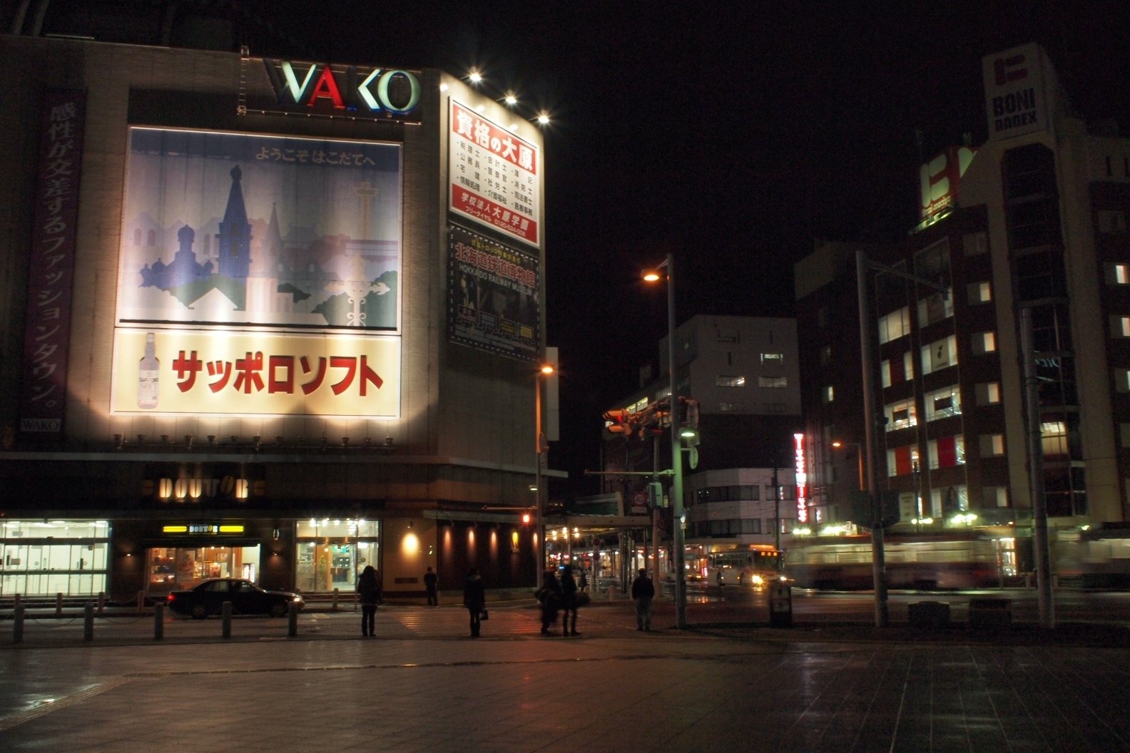 函館駅前・WAKOビル ーMarch, 2010｜Yosuke Enomoto
