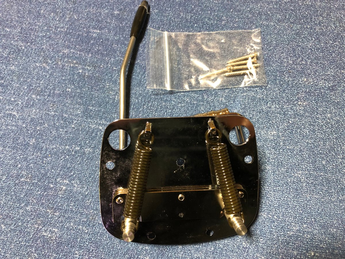 Fender American Performer Mustang搭載のDynamic Vibrato(American Performer ...