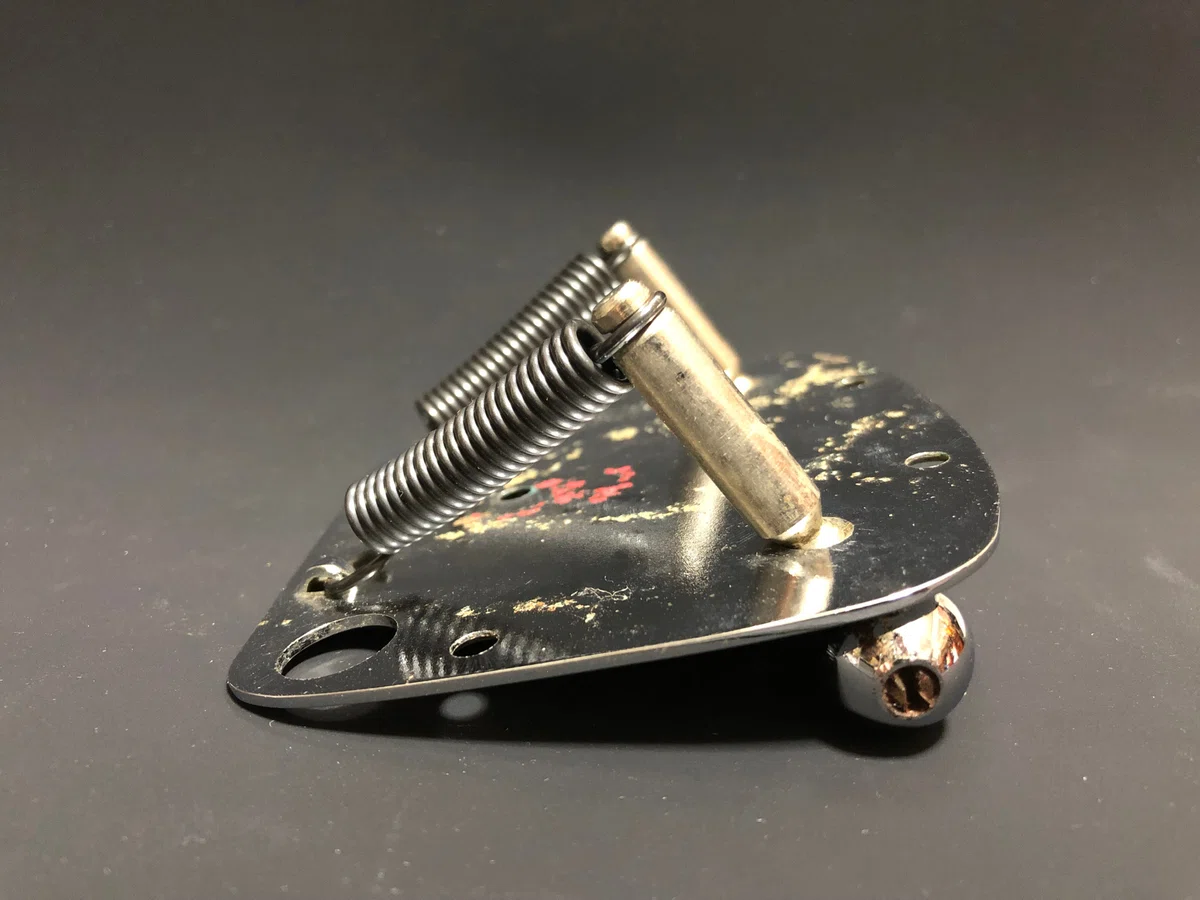 Fender American Performer Mustang搭載のDynamic Vibrato(American Performer ...