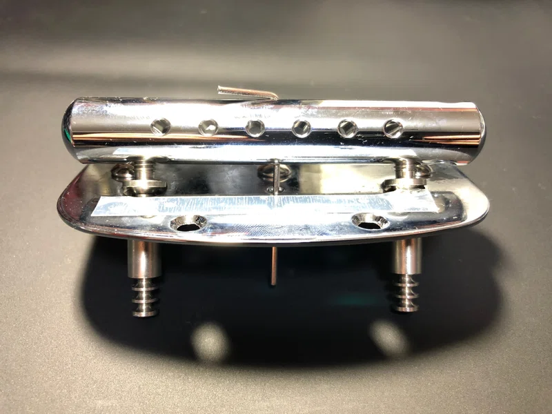 Fender American Performer Mustang搭載のDynamic Vibrato(American Performer ...