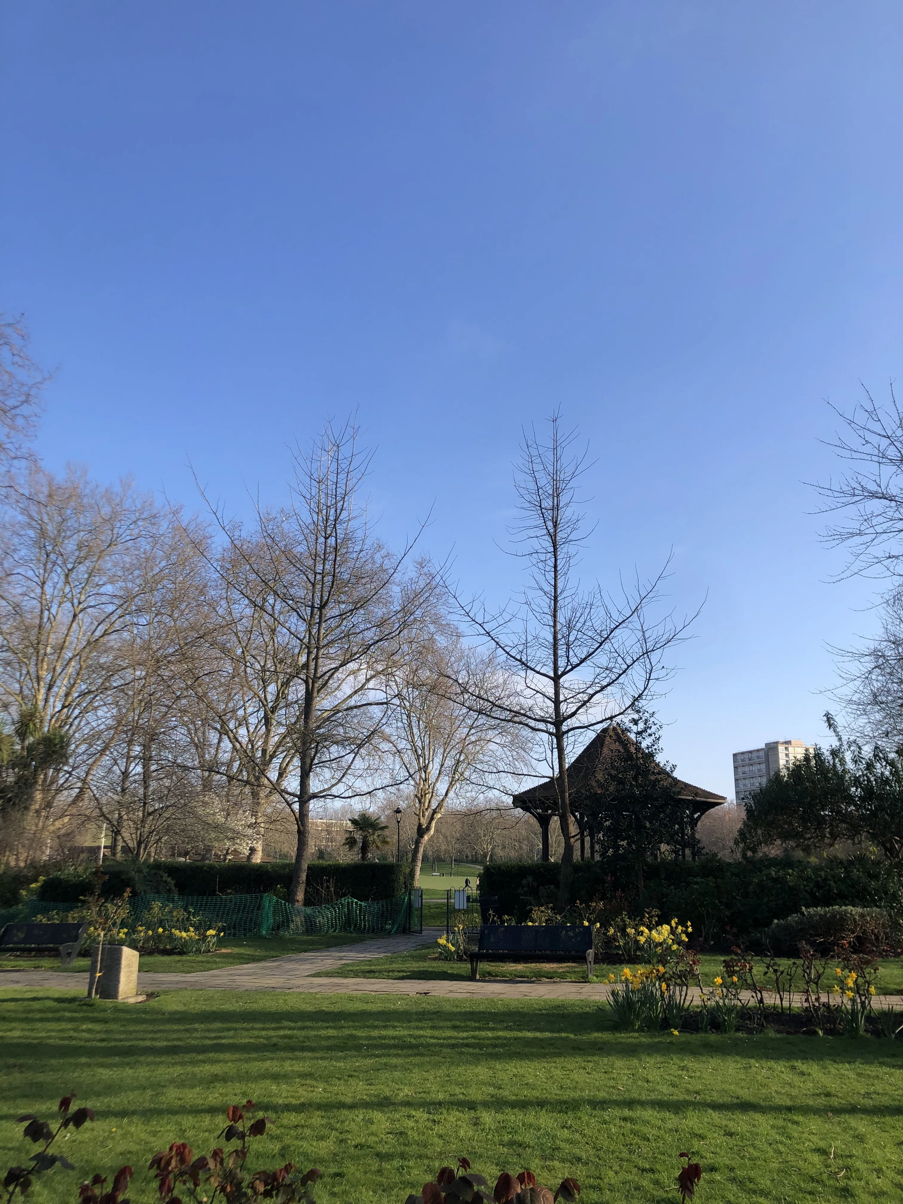 UK photos - Paddington Recreation Ground on Spring Sunday morning ...