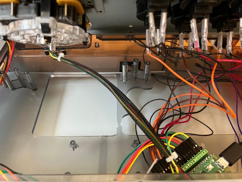 Raspberry Pi Pico(GP2040)でアケコンを作る(4) アケコン内の配線見直しとOLEDディスプレイ追加｜ワビスケ/ PBMB