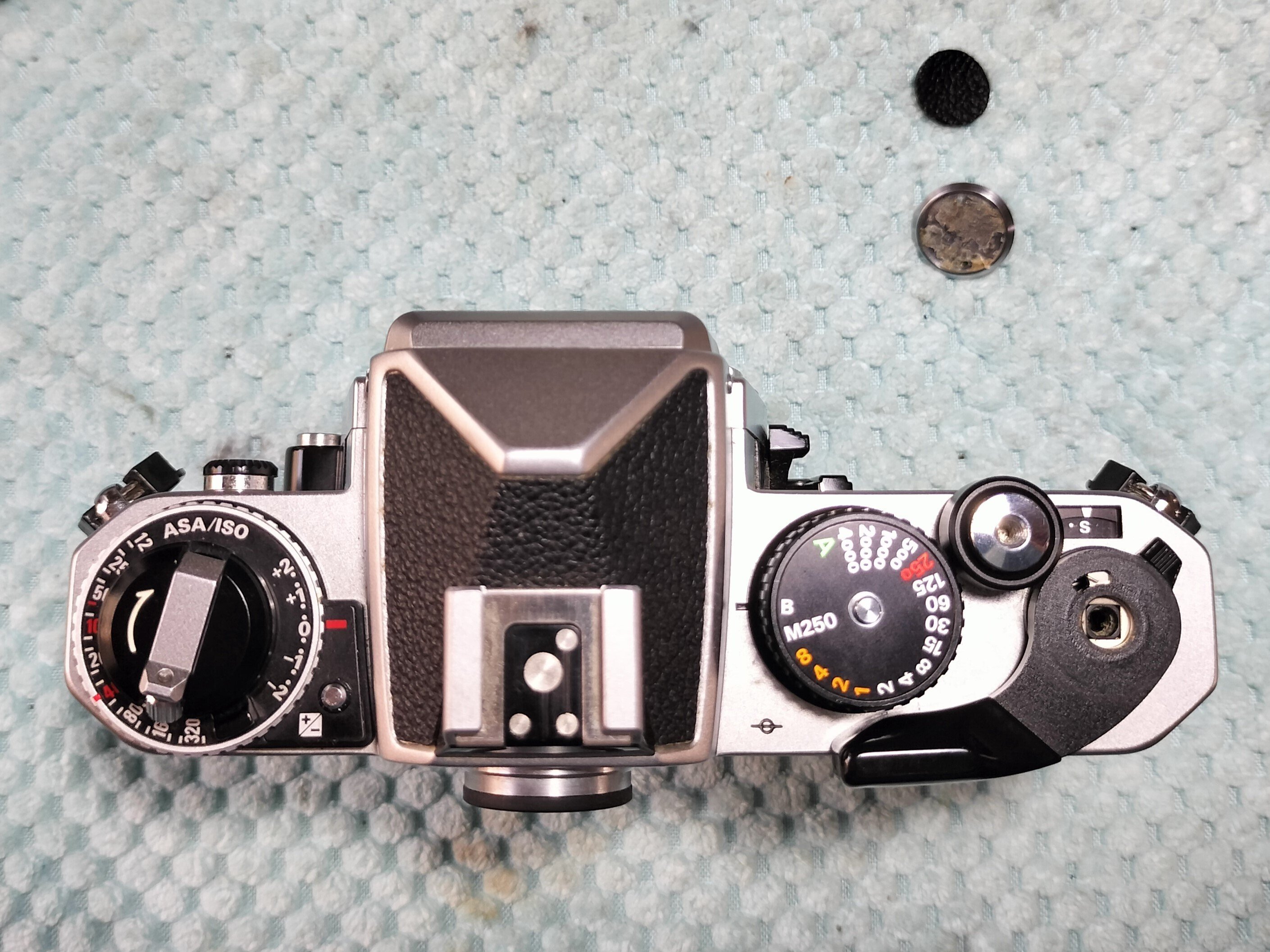 Nikon FE2の分解|フィルムカメラ修理のアクアカメラ Nikon FE2の分解|フィルムカメラ修理のアクアカメラ