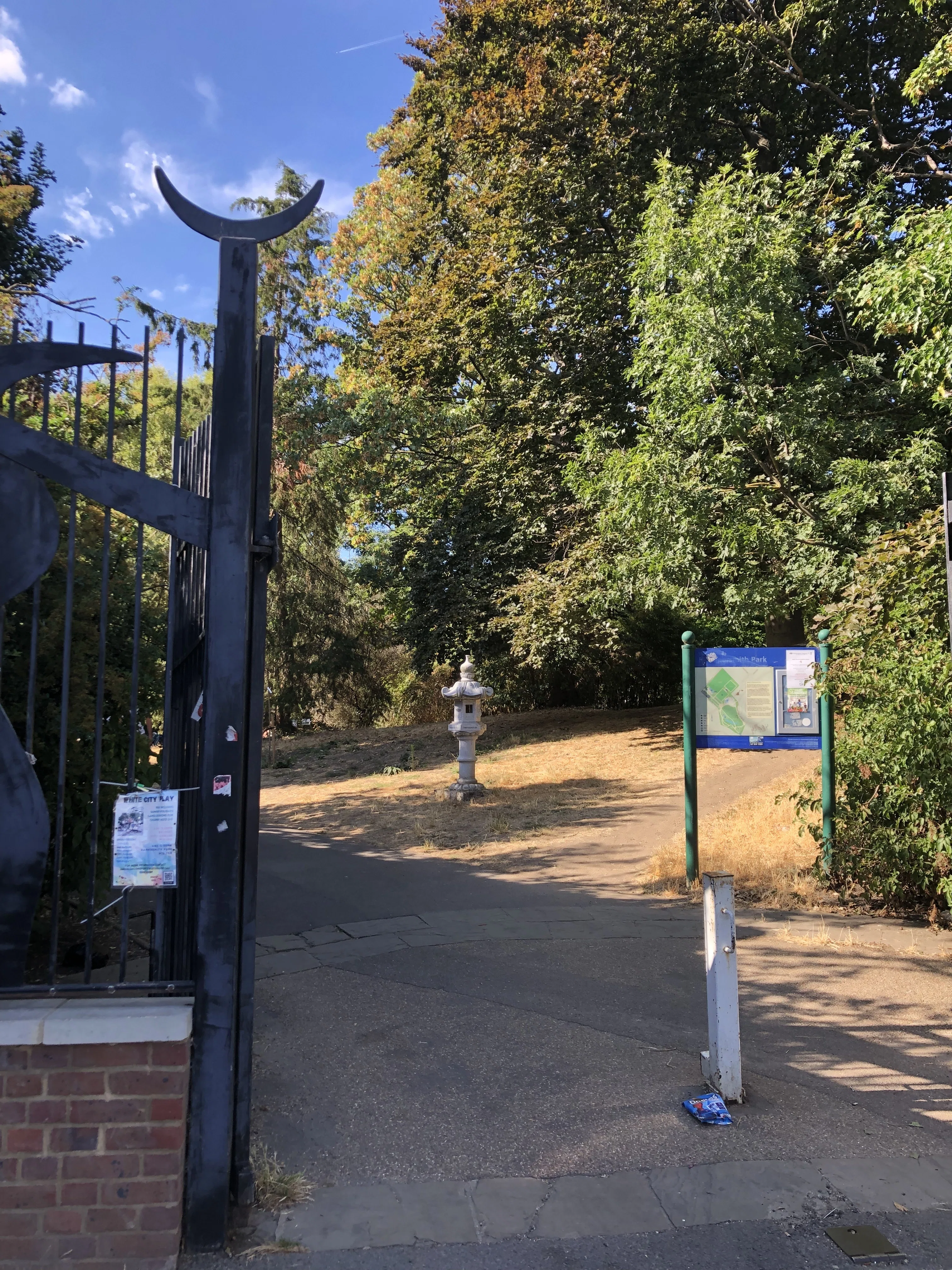 UK photos - Hammersmith Park near Wood Lane station｜ted2lasvegas