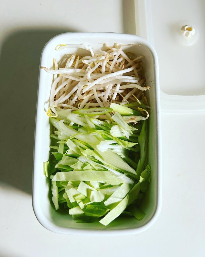 ブラジャーと5本指ソックス｜野上優佳子(Yukako Nogami)｜note