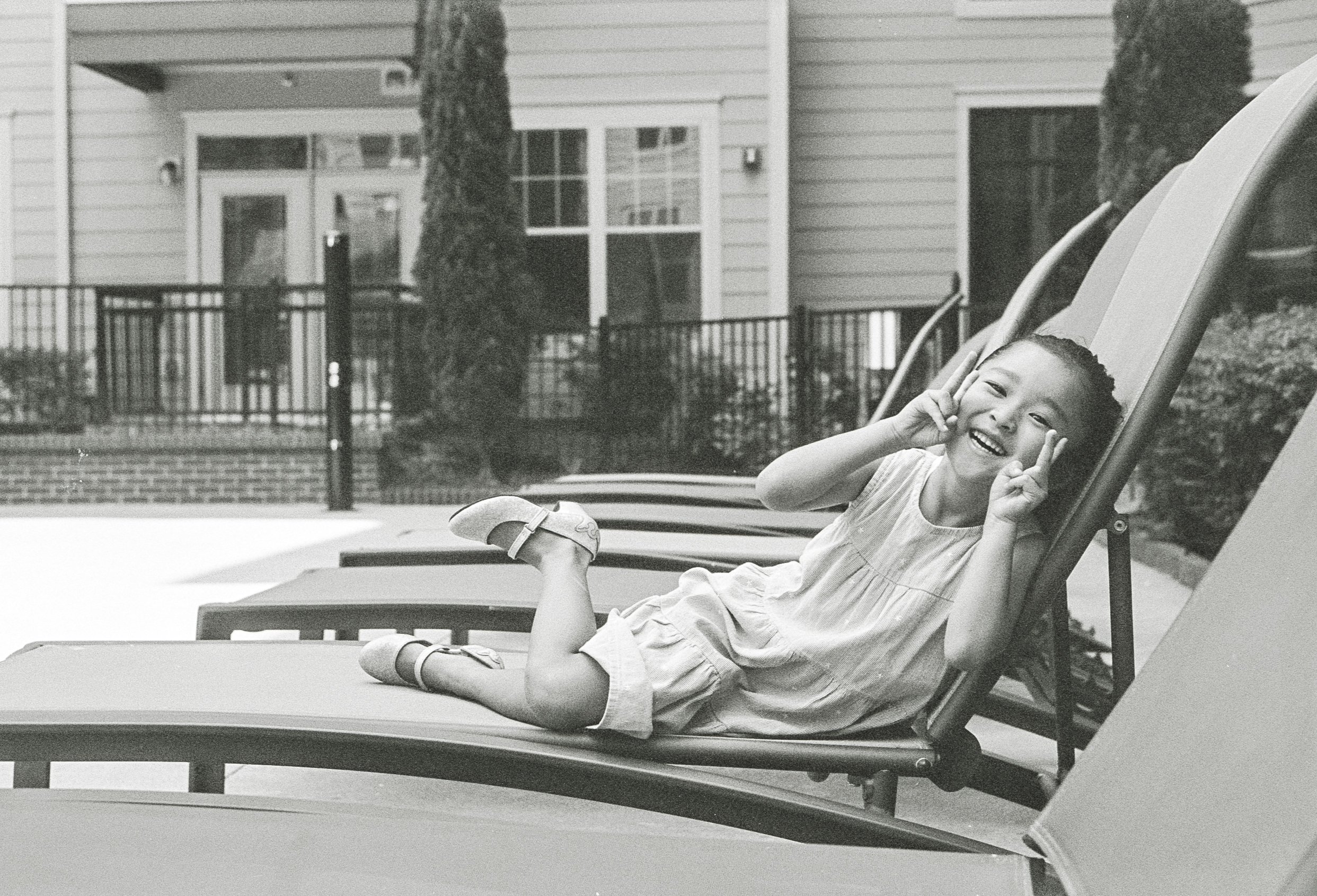 プール＜週末自家現像＞｜MOJA MOJA｜note