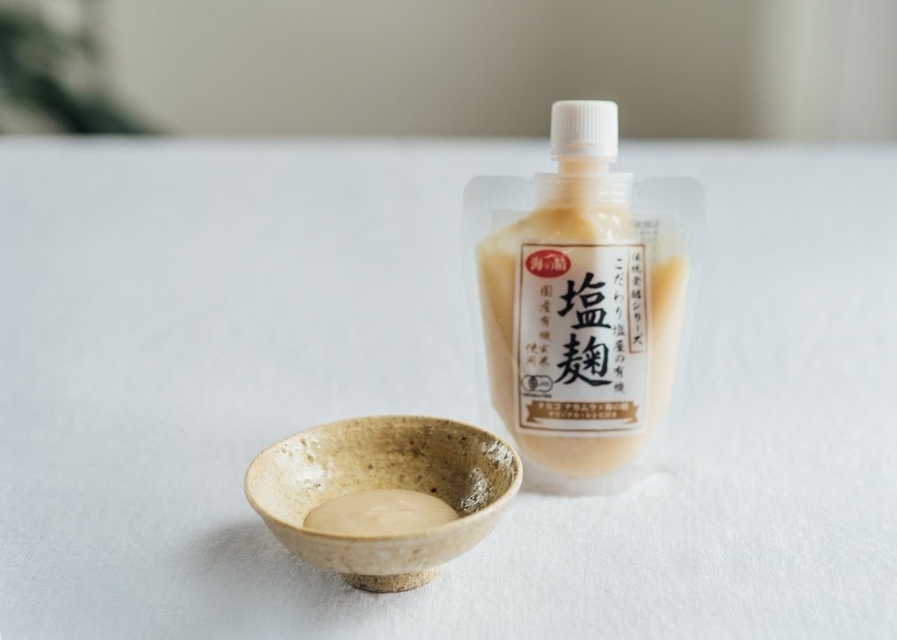 季節の器で。塩麹焼きざけのすだちじょうゆ漬け -FOOD&COMPANY Neighbors-｜iichi