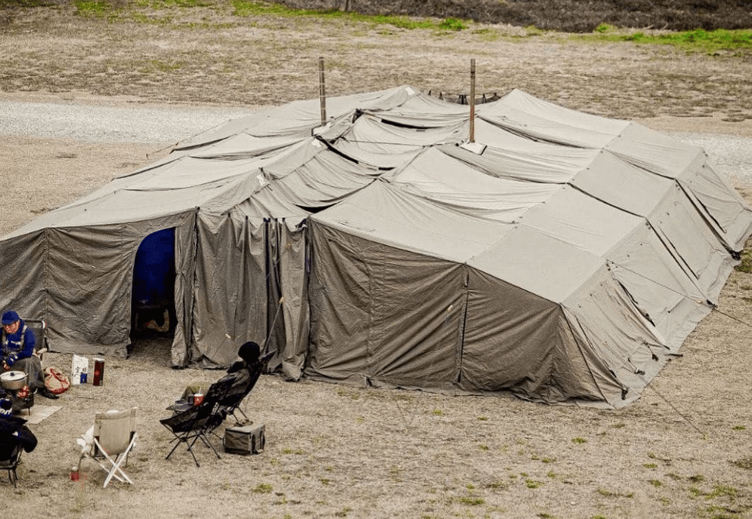話題の激シブテント【16ft】rootbase tent|エモンセレクト 話題の激シブテント【16ft】rootbase tent|エモンセレクト