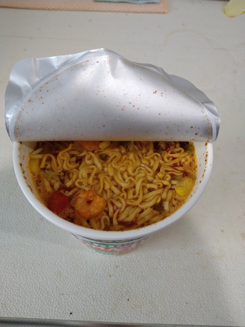 合体ヌードル チリトマト×トムヤムクン レビュー｜SAKA/note執筆家