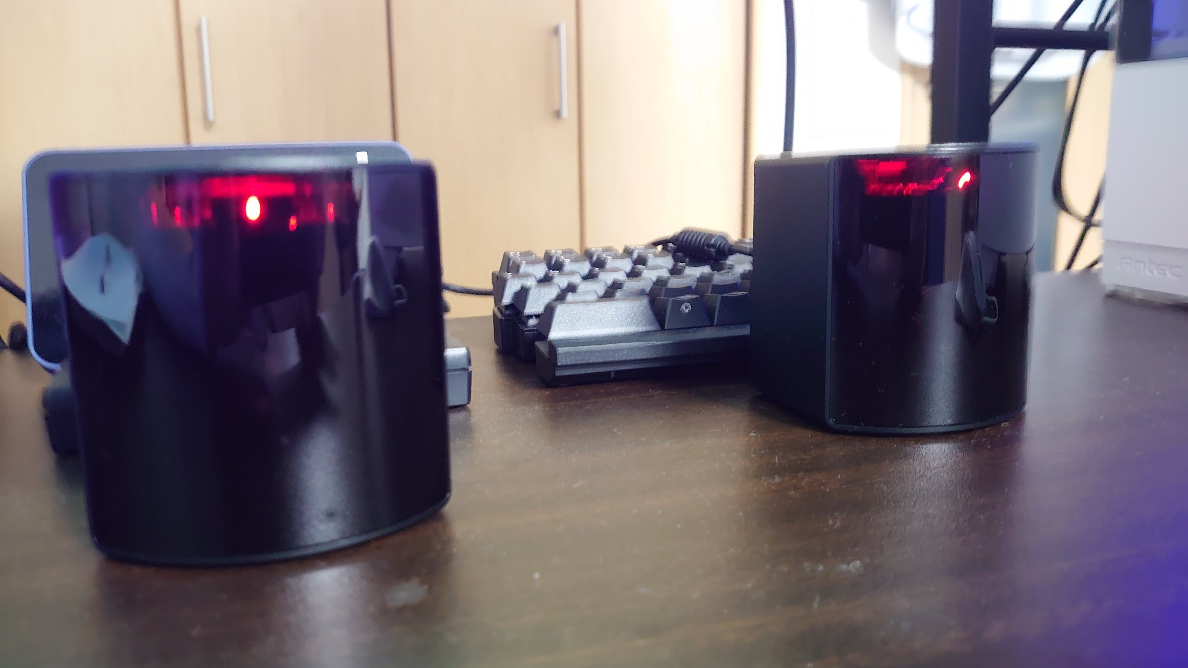 HTC SteamVR Base Station 2.0 の赤ランプ原因調査!|ANKURU14_vrc HTC SteamVR Base Station 2.0 の赤ランプ原因調査!|ANKURU14_vrc