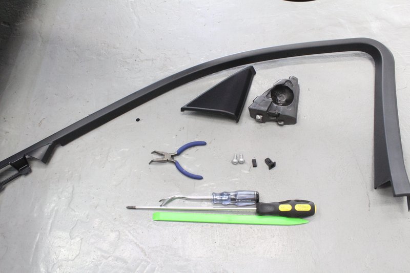 メルセデス・ベンツCクラス（W204）ドア内張り取り外し方 ｜naka-yoshi