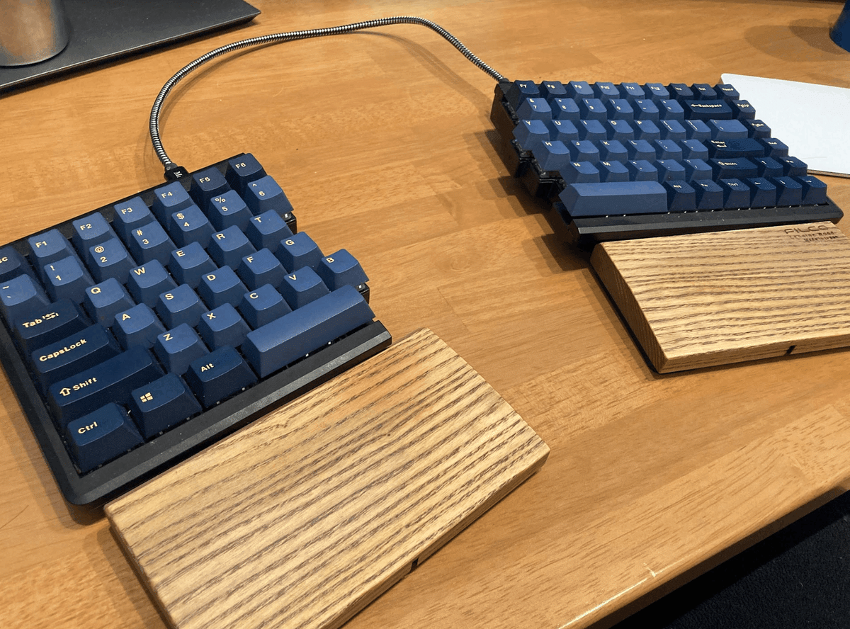 HHKB、分割、複数使いまで。タイミーメンバーのこだわり溢れるキーボードを紹介します｜Timee