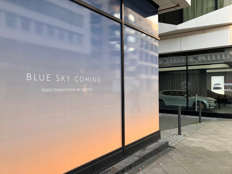 Blue Sky Coming! フランクフルトにやってきたNIOショールーム準備編｜Yoko /DE (ドイツ暮らし)