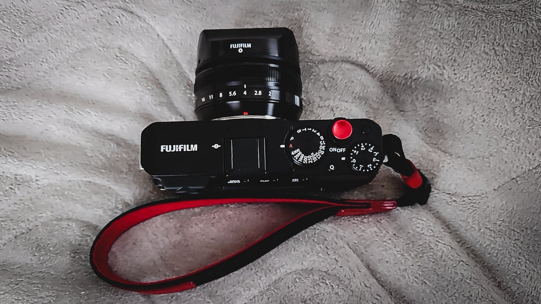 FUJIFILM X-E4 と XF18mmF2 R|あお FUJIFILM X-E4 と XF18mmF2 R|あお