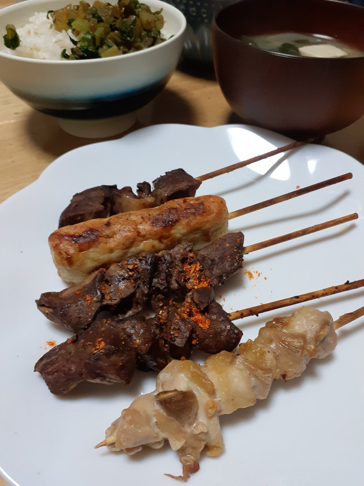 『焼き鳥(つくね、はつ、とり)』(塩分0.3g)｜guttyo