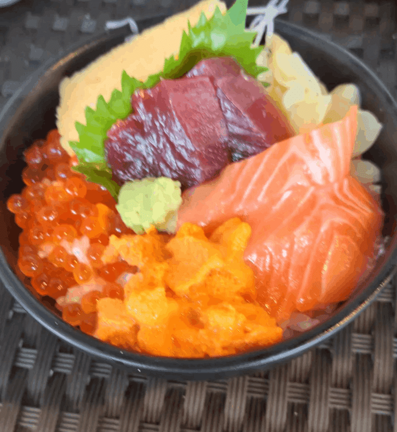 北海道の新鮮な海鮮丼｜Koki｜note