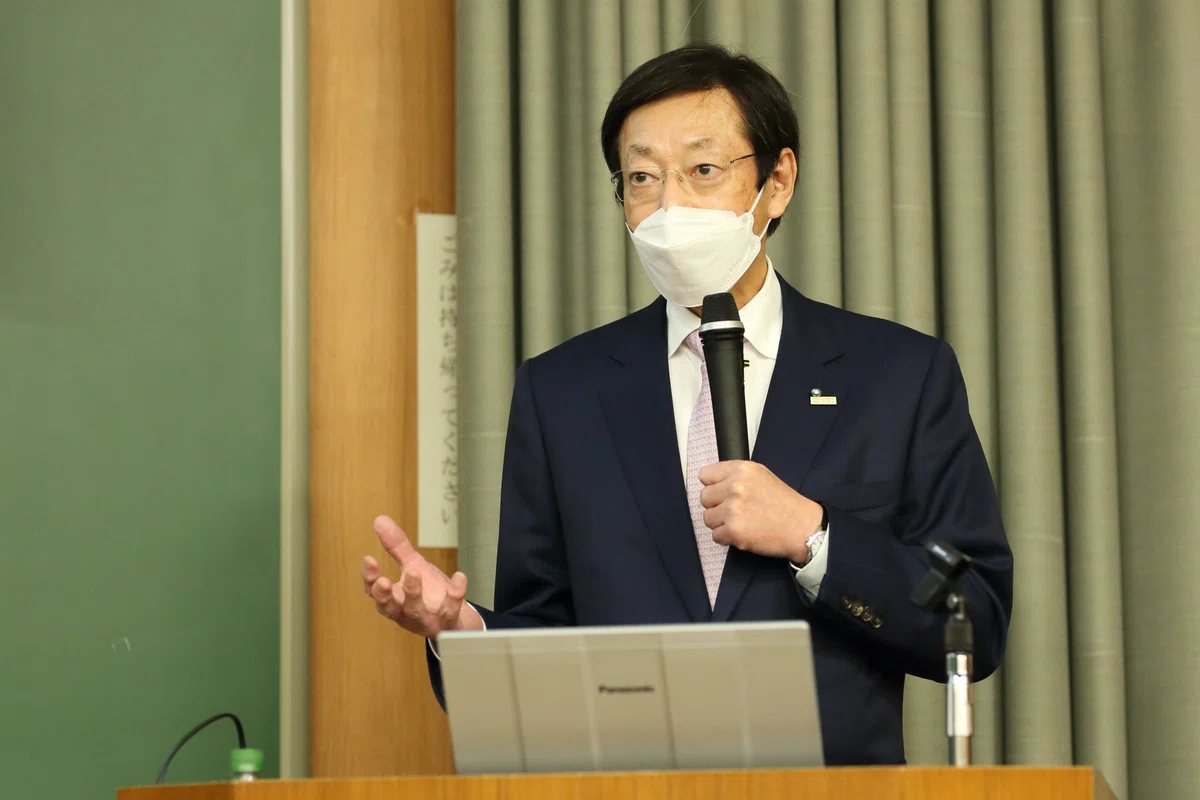 Mayor Kizumoto at Hyogo Prefectural High School: A Heated Debate Over ...