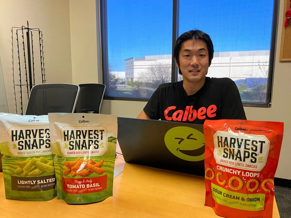 野菜売り場にCalbee商品が並ぶ光景を日常にしてしまった社員たちの話 ～クリエイティブなアイデアから未来を変える～｜THE CALBEE