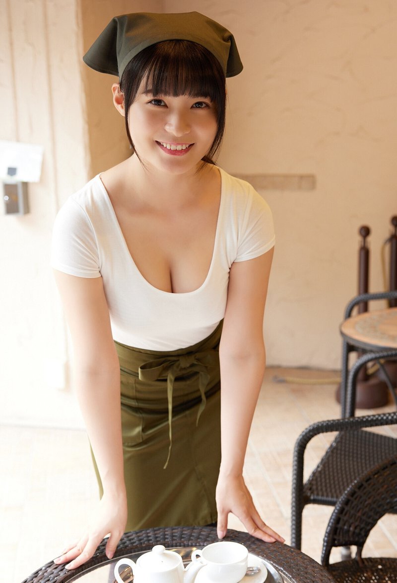 【53枚】お仕事中なのに・・・ 星名美津紀｜【公式】解禁グラビア＆お宝写真集