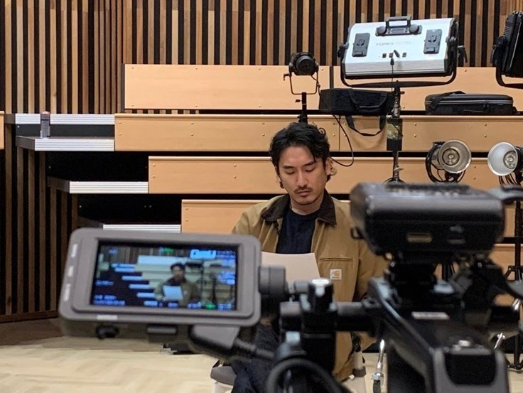 ニュージーンズ "Ditto" MV制作 シン・ウソク監督 インタビュー（1部）/メロンマガジン 2023.01.01 日本語訳｜emma