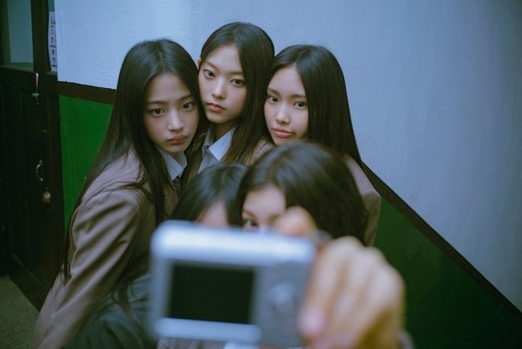 ニュージーンズ "Ditto" MV制作 シン・ウソク監督 インタビュー（1部）/メロンマガジン 2023.01.01 日本語訳｜emma