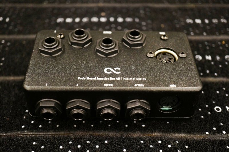 使い方いろいろ！4CMやMIDI、アンプスイッチも！One Control Minimal Series Junction Box 4M ...