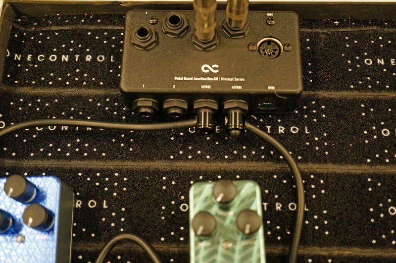 使い方いろいろ！4CMやMIDI、アンプスイッチも！One Control Minimal Series Junction Box 4M ...