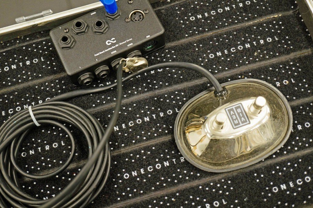 使い方いろいろ！4CMやMIDI、アンプスイッチも！One Control Minimal Series Junction Box 4M ...