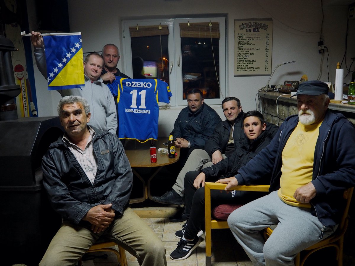 蹴球邂逅録 〜酒場 (スレブレニツァ🇧🇦)〜｜Satoru Komatsu