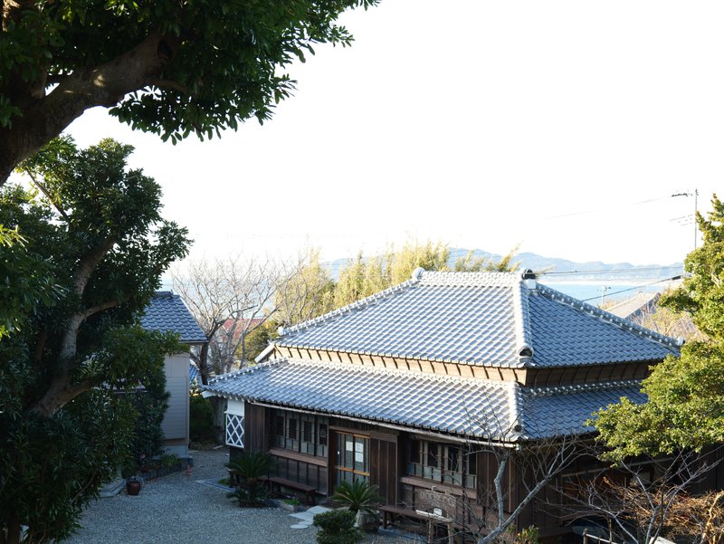 青木繁『海の幸』が描かれた場所へ〜安房 布良（めら）の小谷家｜かわかわ