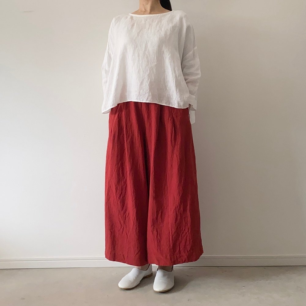 やわらかな赤を纏って。大人のリネンワイドパンツ｜iichi