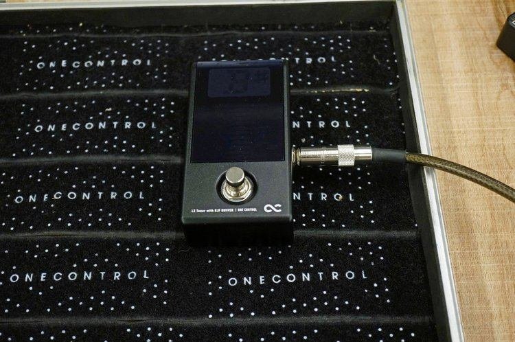 ジャンクションボックスがボードに必須である理由とは。One Control Minimal Series Pedal Board Junction Box with BJF Buffer ...