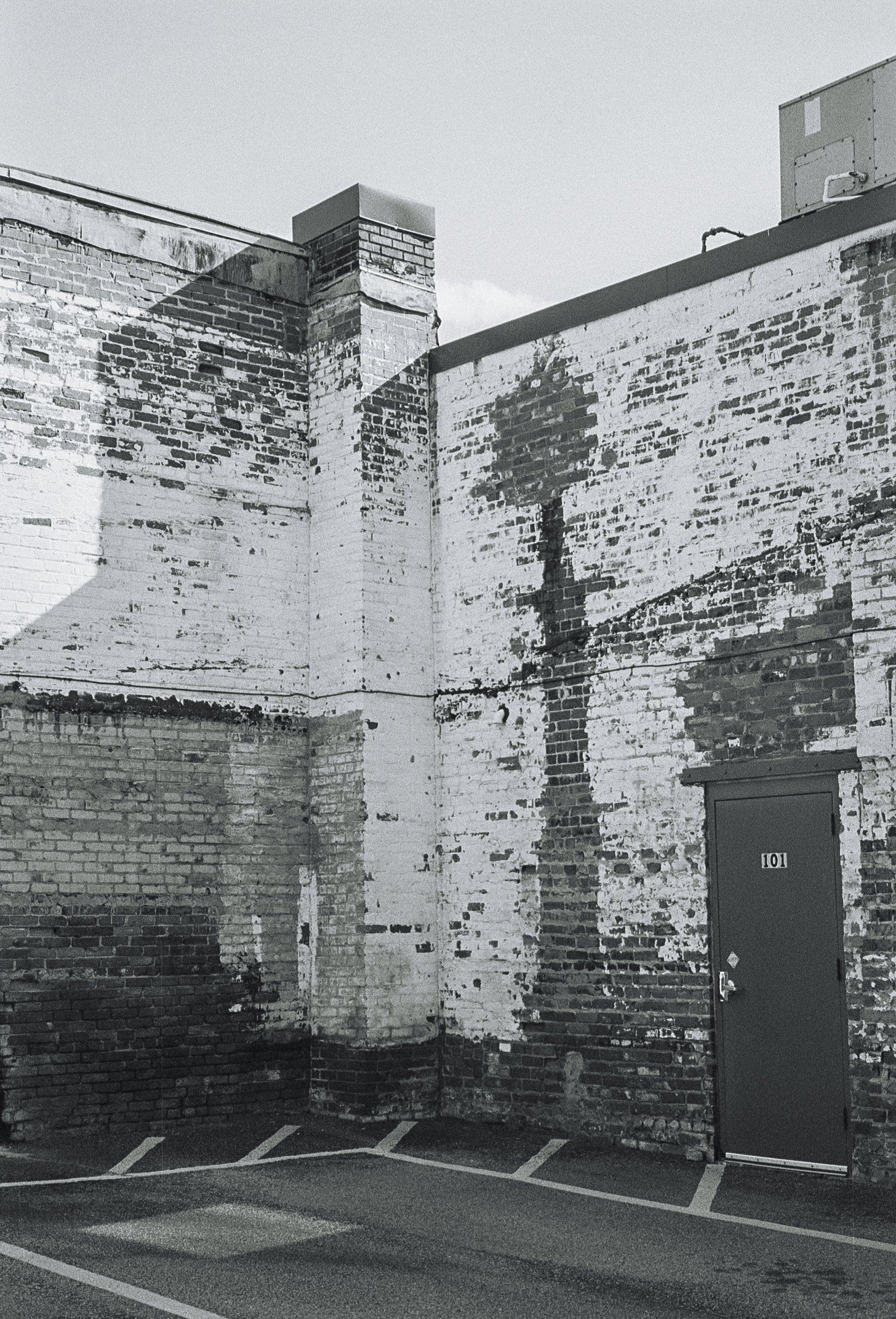 レンガ、木々、ガラス、鉄 ＜週末自家現像＞｜MOJA MOJA｜note