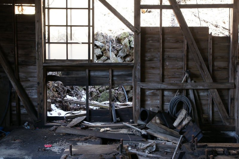 さまよえるよるのさき（digital ver. 0.01）〜廃墟とセーラー服〜｜kaito_1001