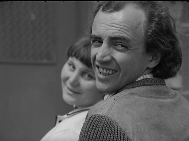 Zolnay Pál『Photography』直視し難き現実、忘れ難き過去を永遠にする"写真"というもの｜KnightsofOdessa