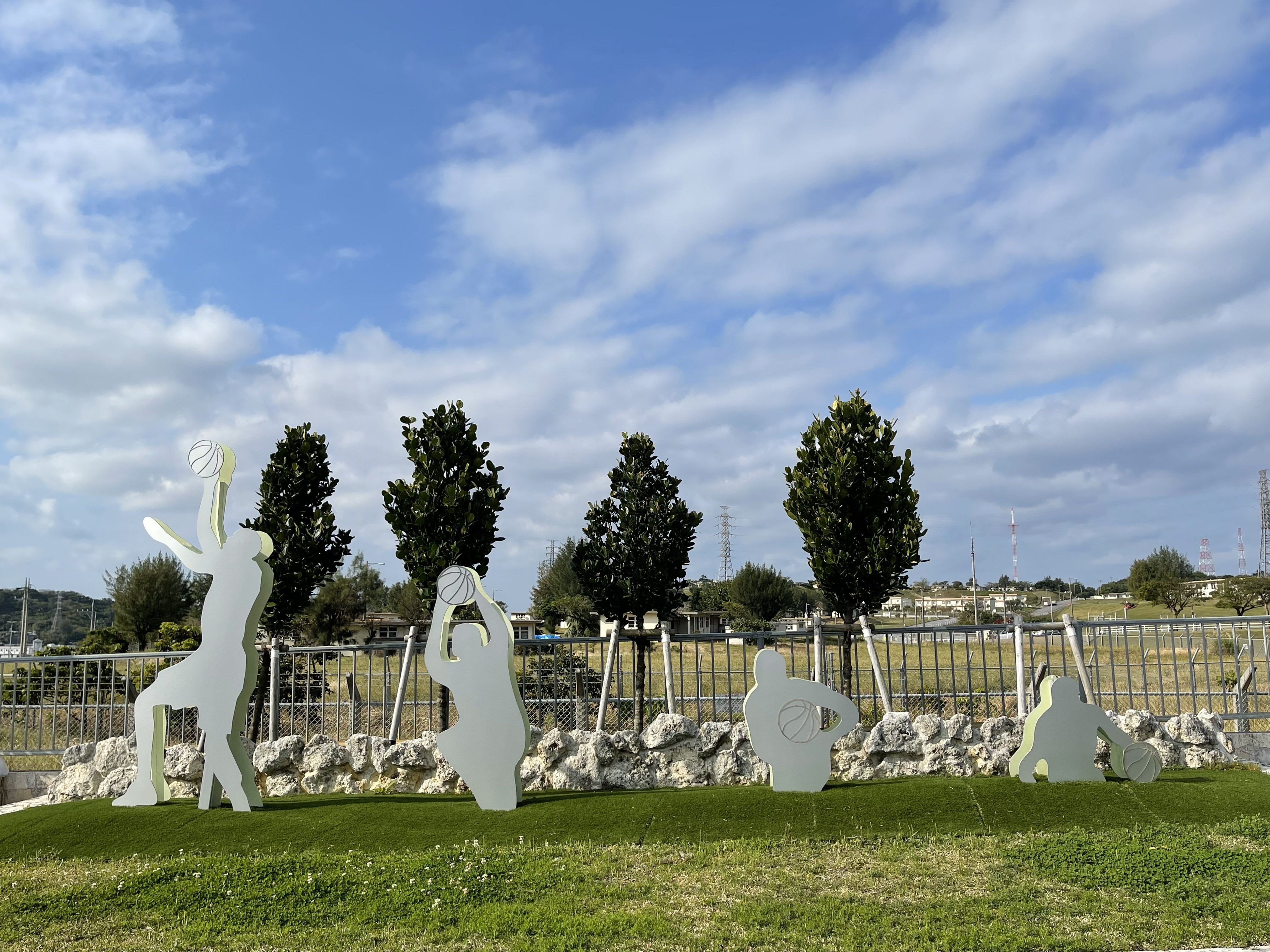 ウォーキング168日目 ライカム交差点にあるスポーツ関係のモニュメント｜38gi.ryu