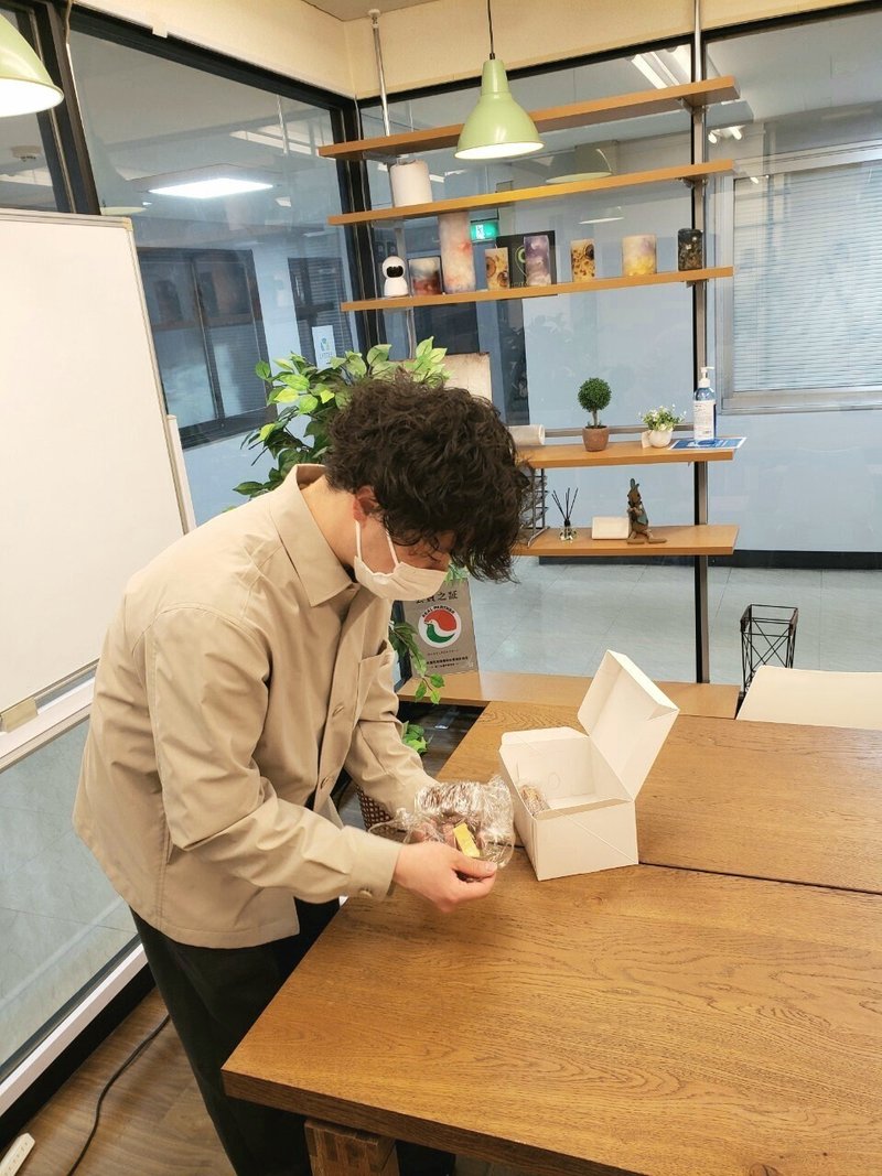 ケーキデザイナーの世界大会へ！！ #07 究極のケークを作る！ #02 味チェック｜OtsukaYosuke 大塚陽介｜note