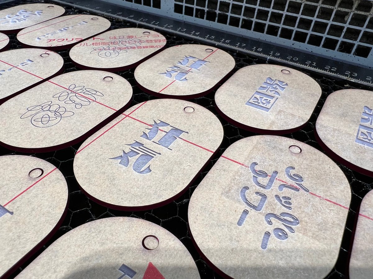 【DIY】アクリルキーホルダーの作り方【レーザー加工】｜mojiya👀