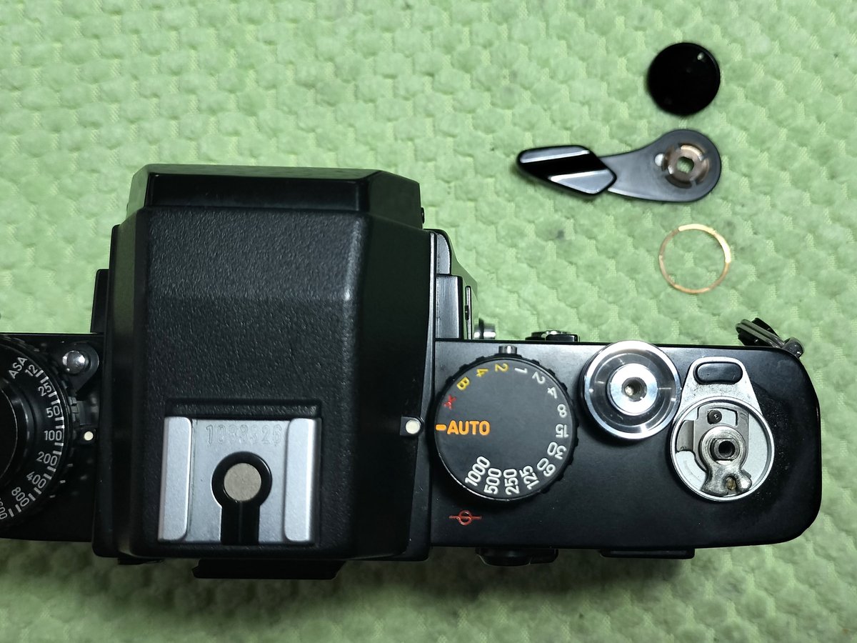 Minolta XEの分解｜フィルムカメラ修理のアクアカメラ