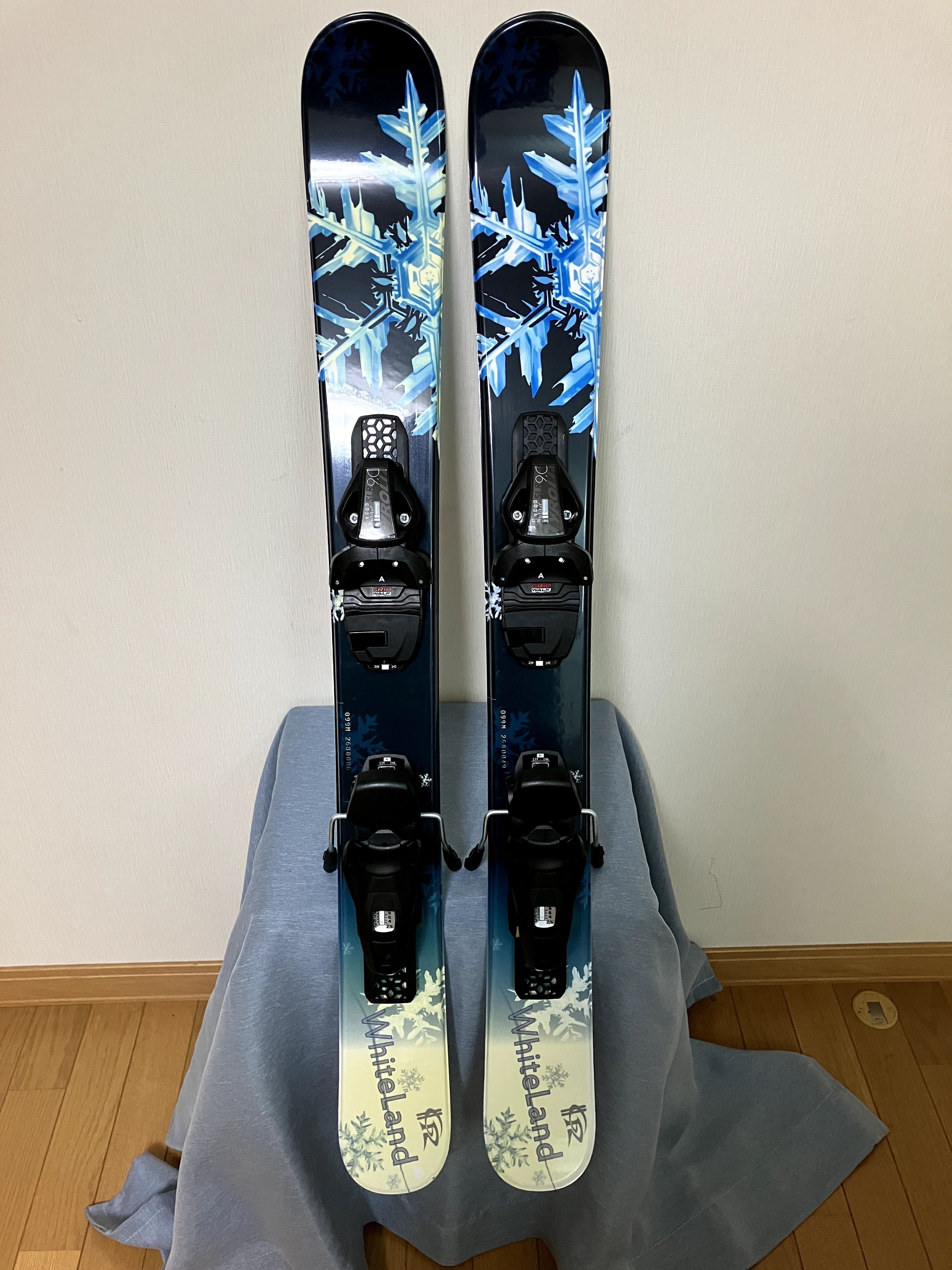 2023特別販売 「WhiteLand（旧モデル）BlackEdition 蔵出し品（SLR9.0GW） 35000円」｜GR ski life｜note