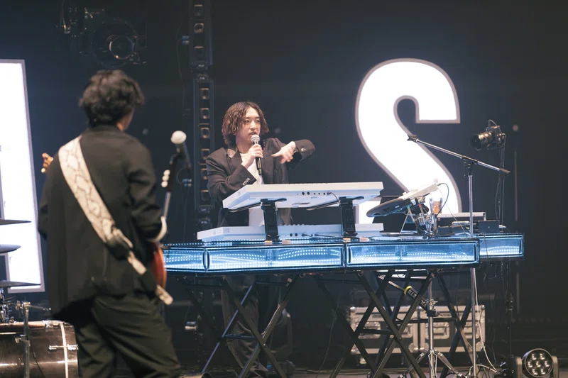 原点から踏み出す、YOASOBIの新たな一歩 | YOASOBI TikTok LIVE at THEATER MILANO-Za｜YOASOBI