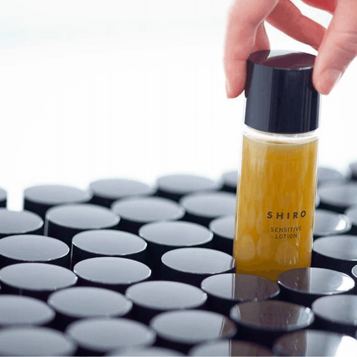 【SHIROの歴史と成長背景】~北海道の小さな町のOEM工場が日本を代表する化粧品メーカーまで成長した背景~｜濱吉大聖