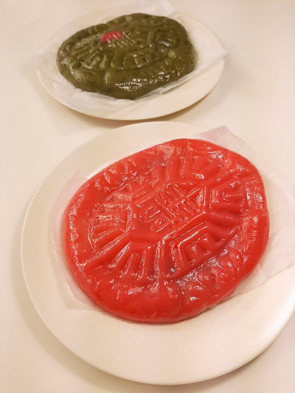 紅龜粿(âng-ku-kóe)&鼠麴粿(chhí-khak-kóe)｜Go chiong