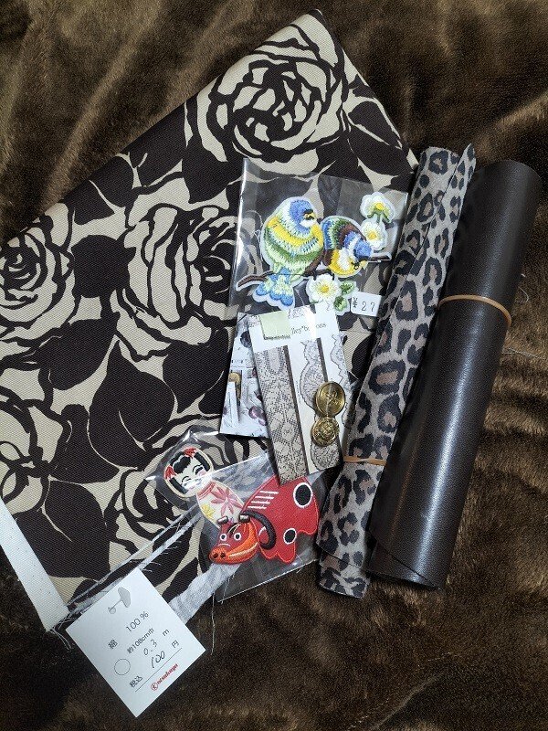 着物素材探しへ！ホビーショー2023④｜桃花鳥 -tsukika-｜note