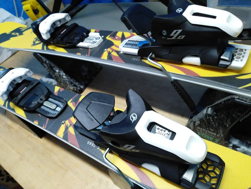 解放式と固定式【スキーボードビンディング】｜GR ski life