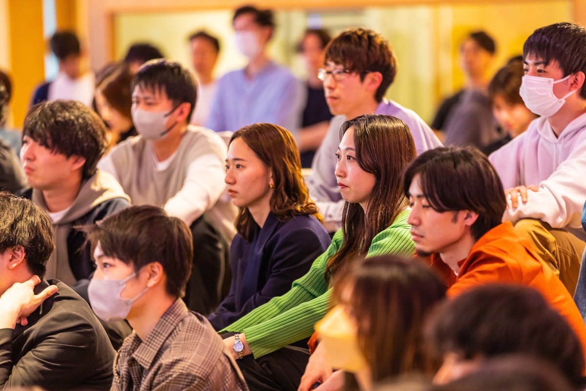 freee新卒1年目のチャレンジ。涙目ナンカレーもぐもぐから「一番笑顔が多い」入社式になるまで｜yosarimi@freee