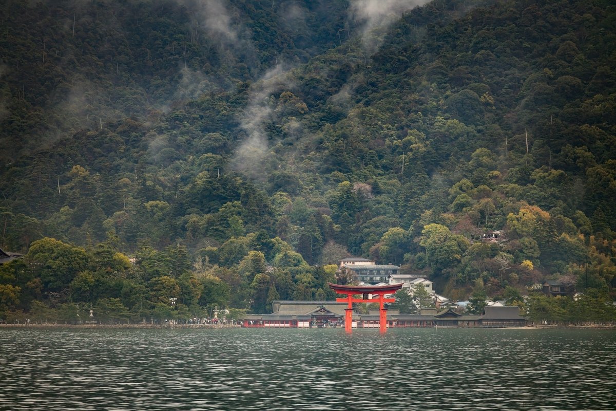 200mm望遠レンズで見る旅 #2 宮島編｜Miwako Lucy