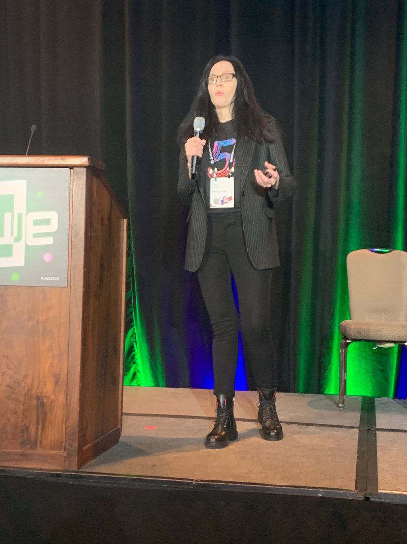 XR最先端動向”トレーニングに革命が起きている” デザイナー、開発者、ビジネスリーダー向け ”XR”There is a revolution ...