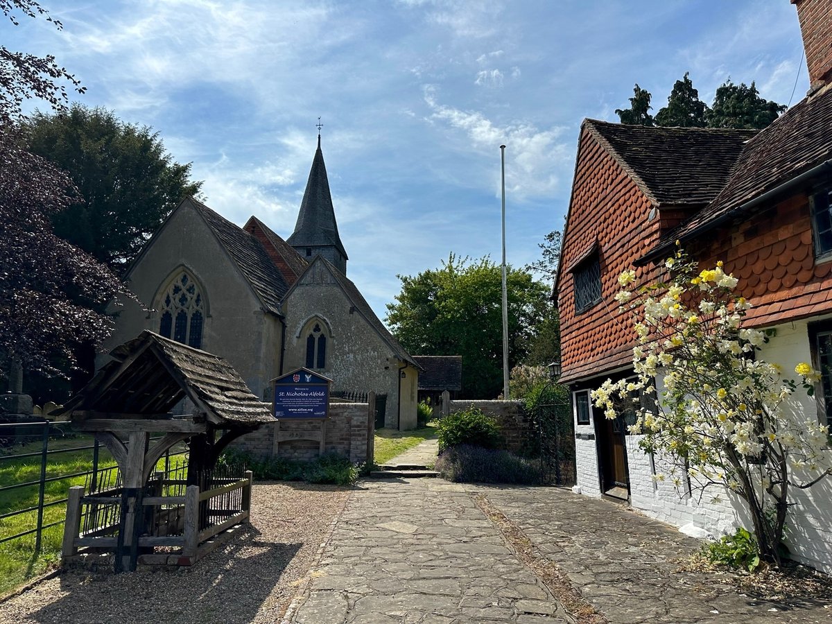 デボラ・カーの眠るAlfoldへ（イギリス）1 : 追記あり｜Orangeの時間 by wisteria