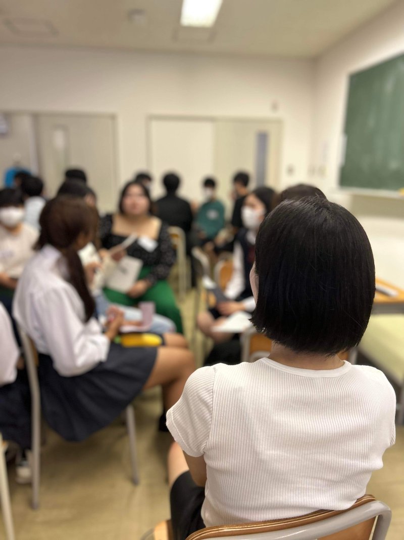 「バンライフ×教育」が求められてる！車に住むバンライフ社長(23)が高校生に講義をしてきて感じたこと。｜宮本芽依